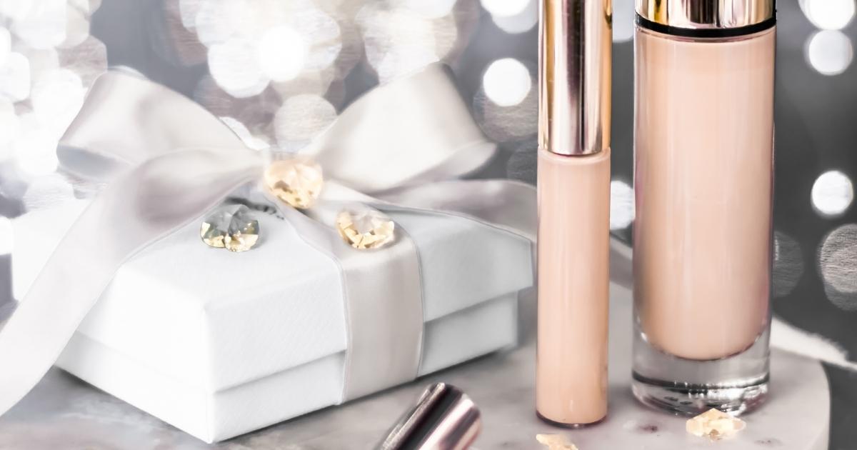 6 Most Famous Makeup Logo Brands in the World - Logomakerr.AI Blog ...