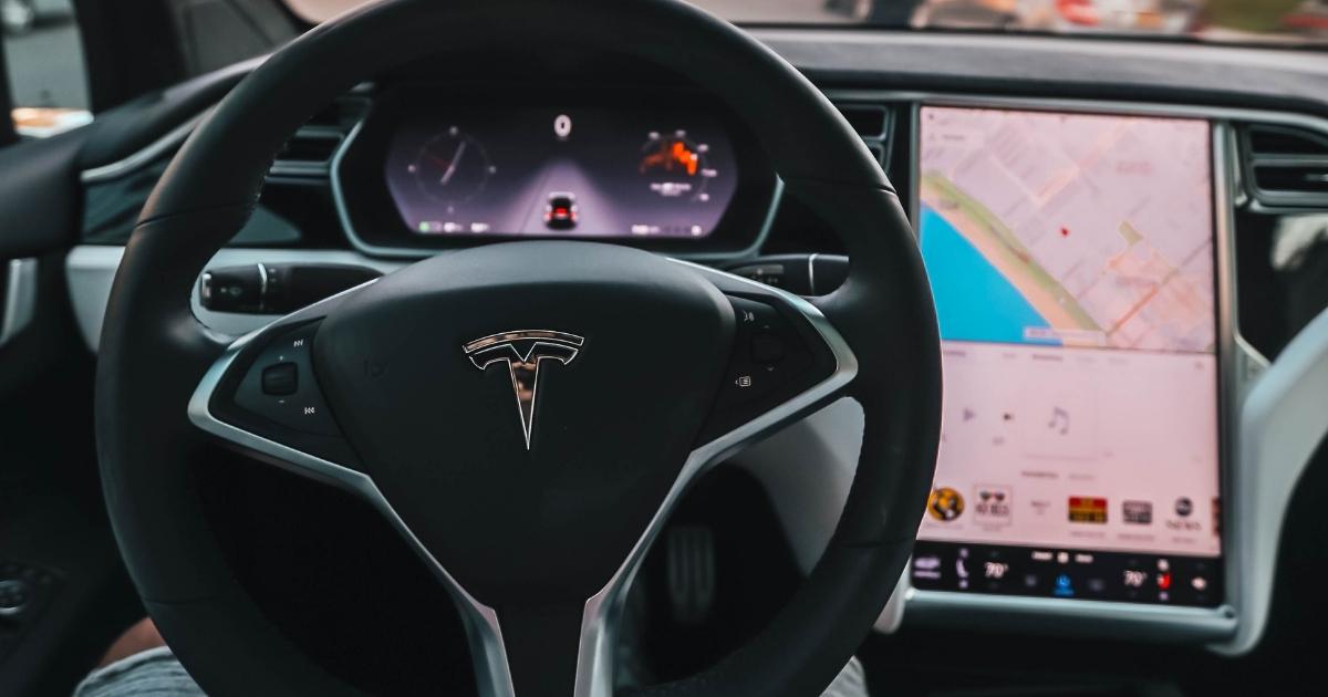 Tesla Logo: Ultimate Logo Analysis for this high-end car brand!